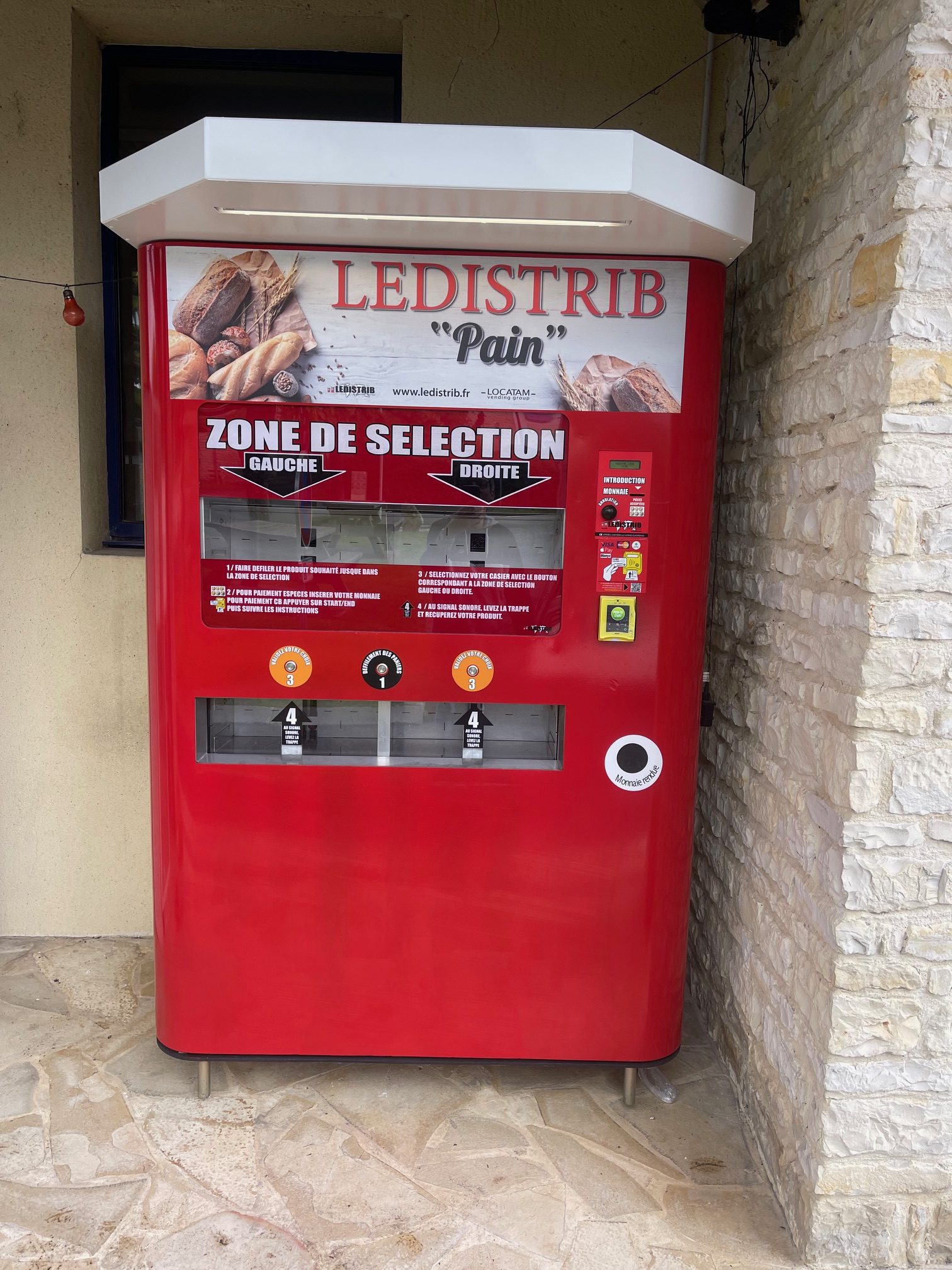 Livraison et installation d'un distributeur automatique de pain à Cram ...