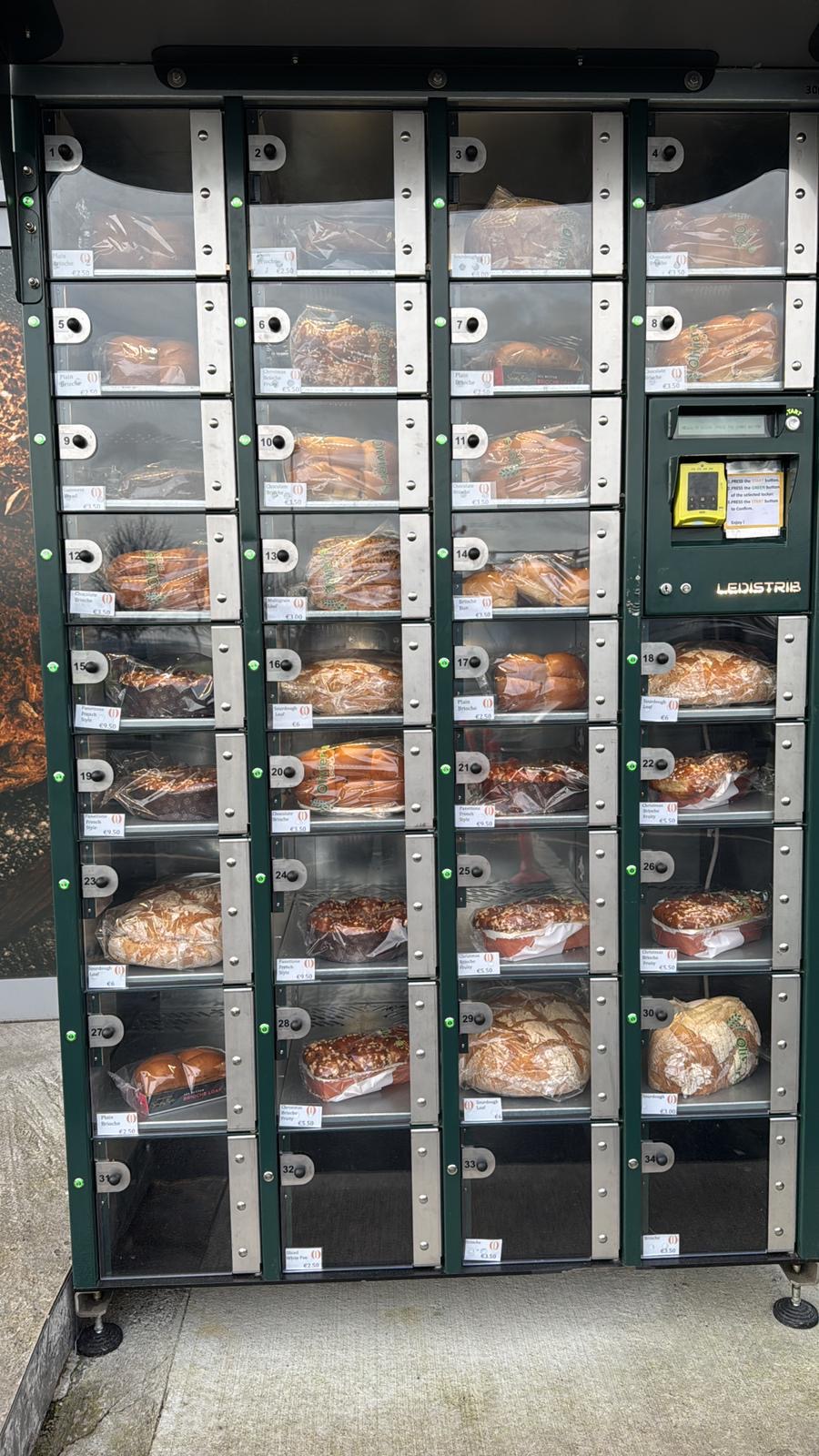 Installation d'un distributeur automatique de pain en Irlande par LEDISTRIB